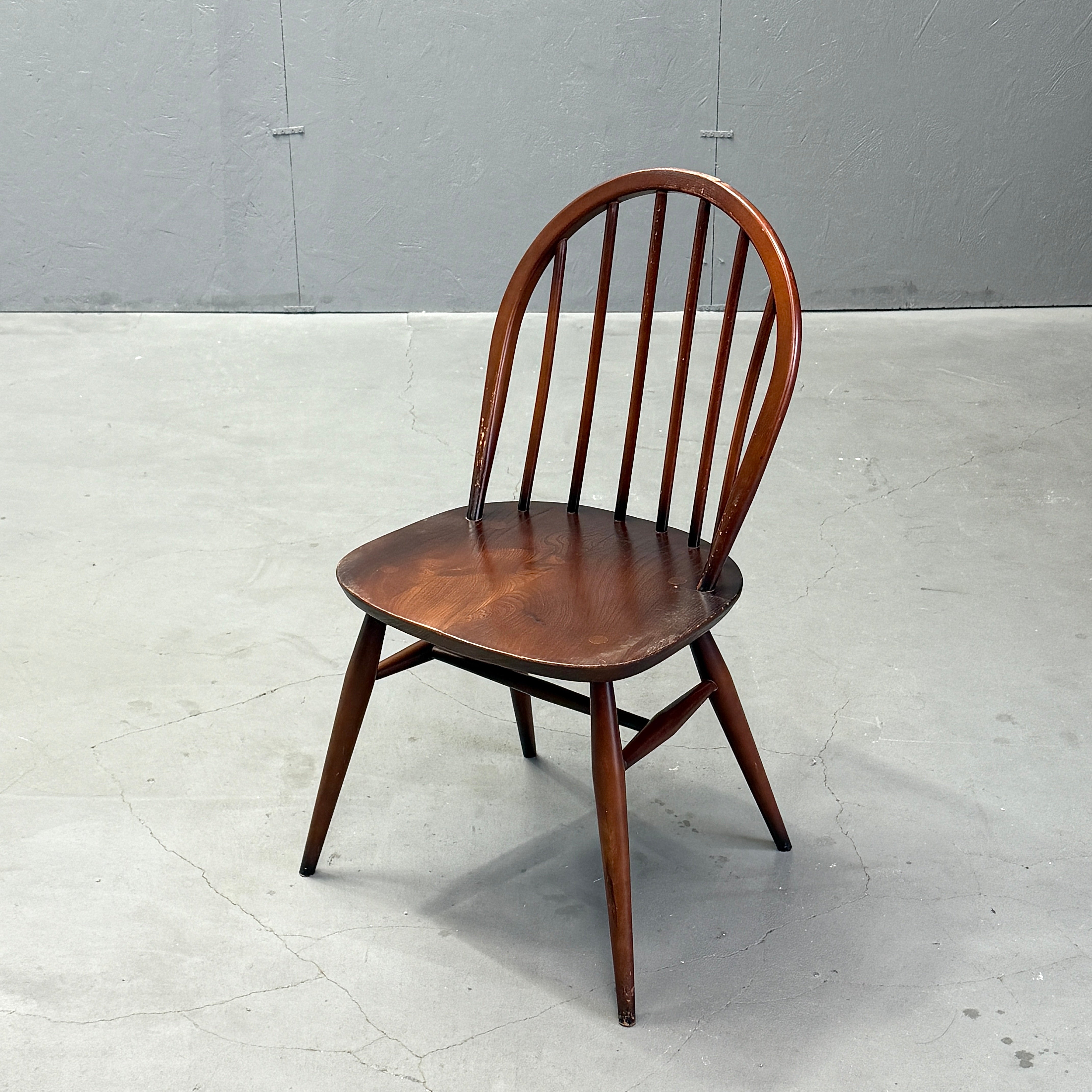 ERCOL(アーコール) / HOOP BACK CHAIR DARK 6本スポーク フープバックチェア – NONOR FURNITURE