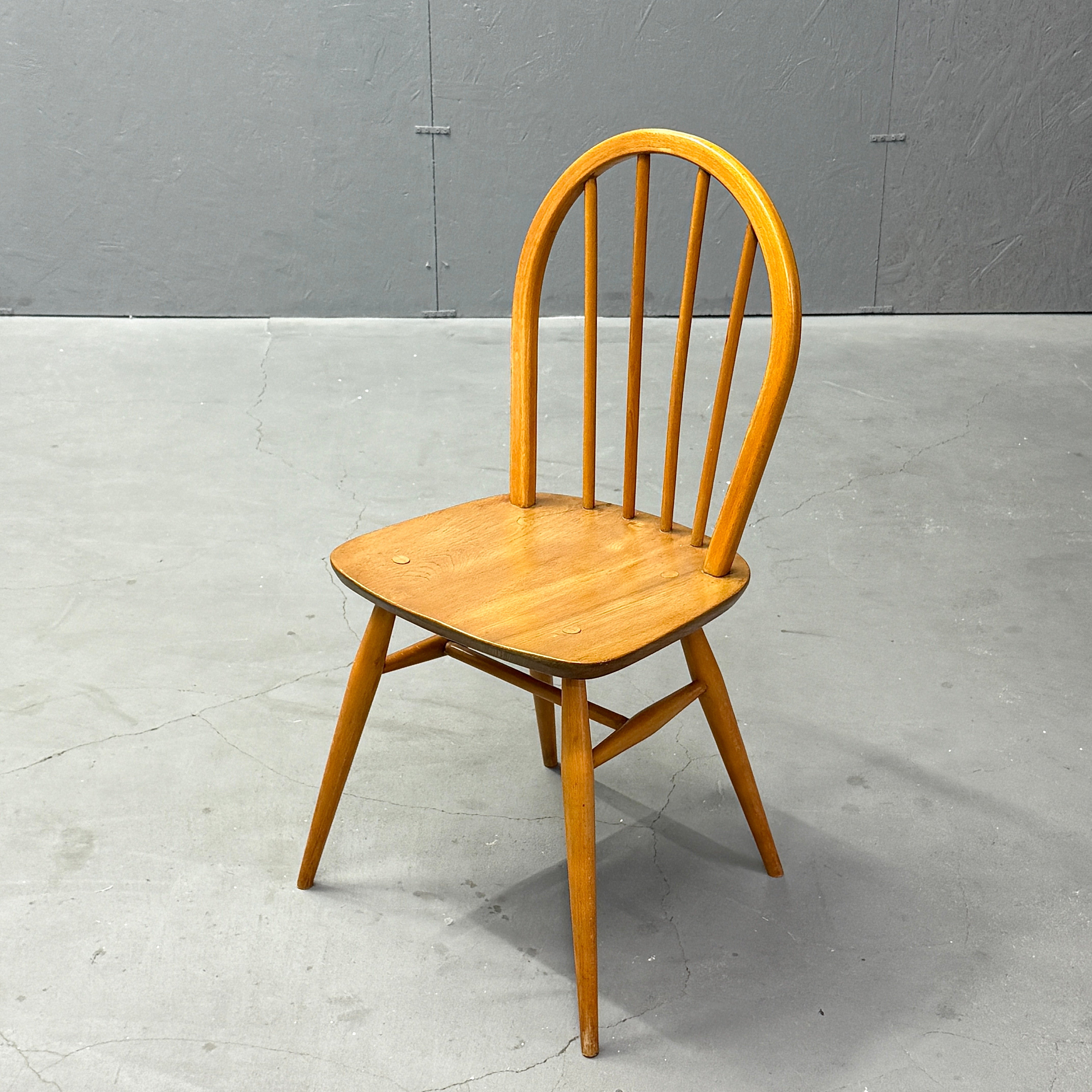 ERCOL(アーコール) / HOOP BACK CHAIR 4本 フープバックチェア (401) – NONOR FURNITURE